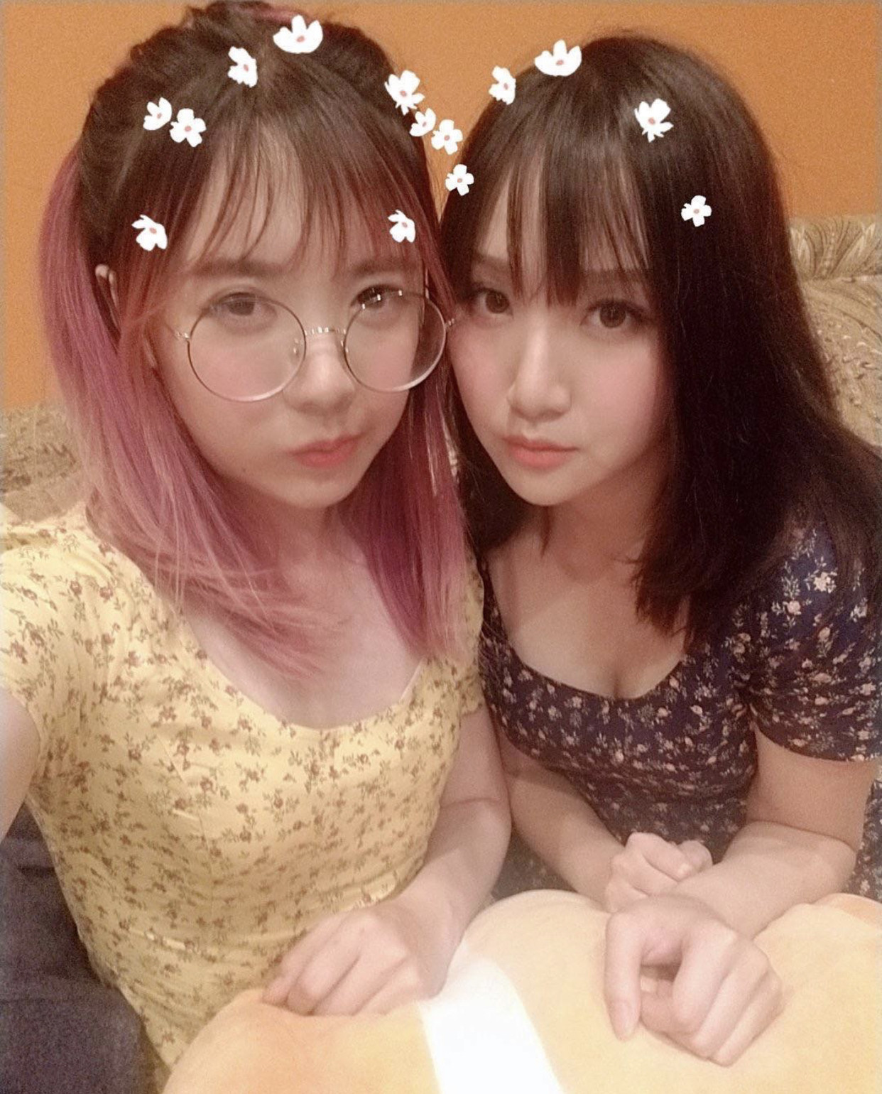 Lily and Aria | Scrolller