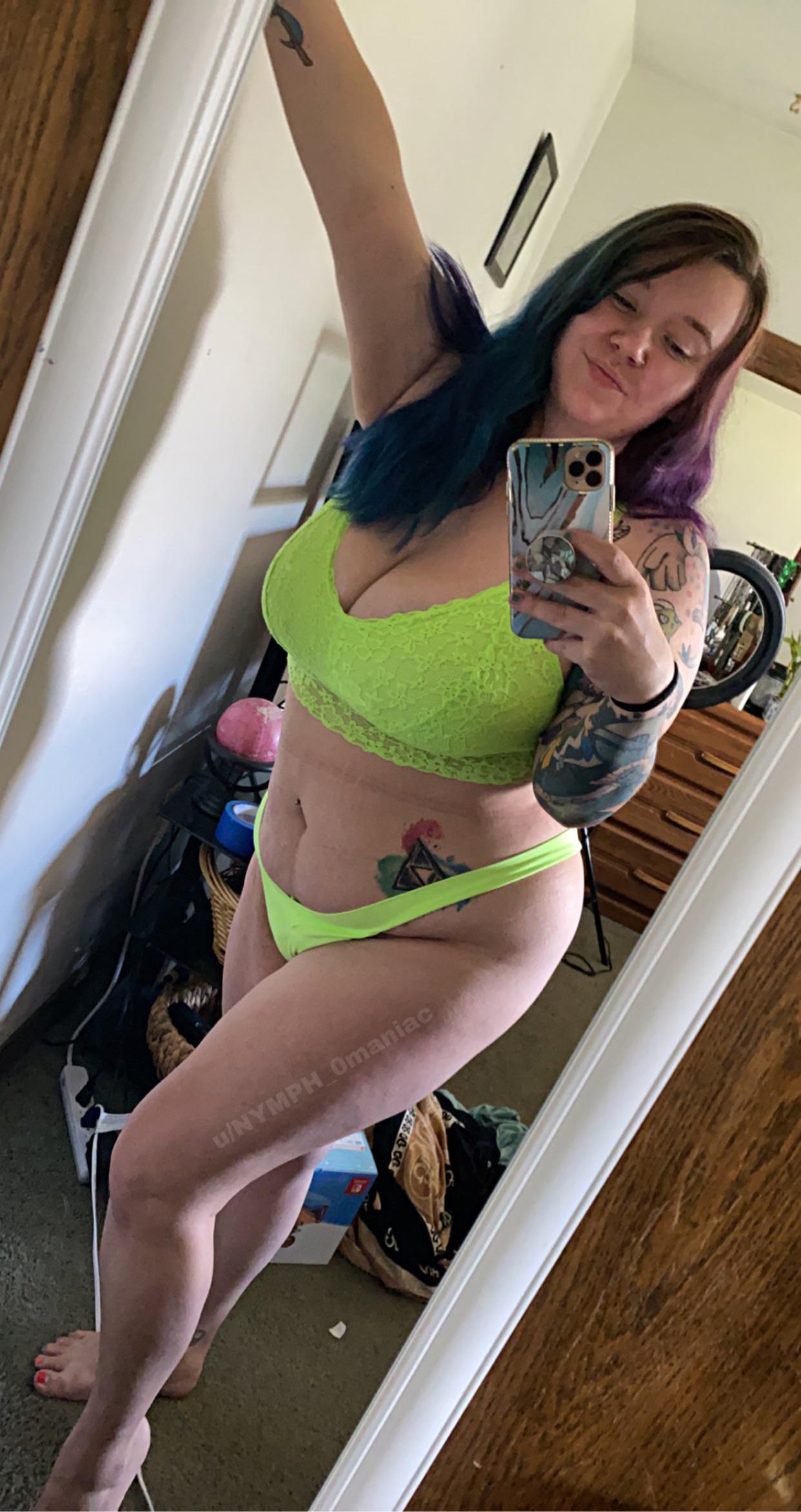 Lime green is definitely my color 💚 | Scrolller