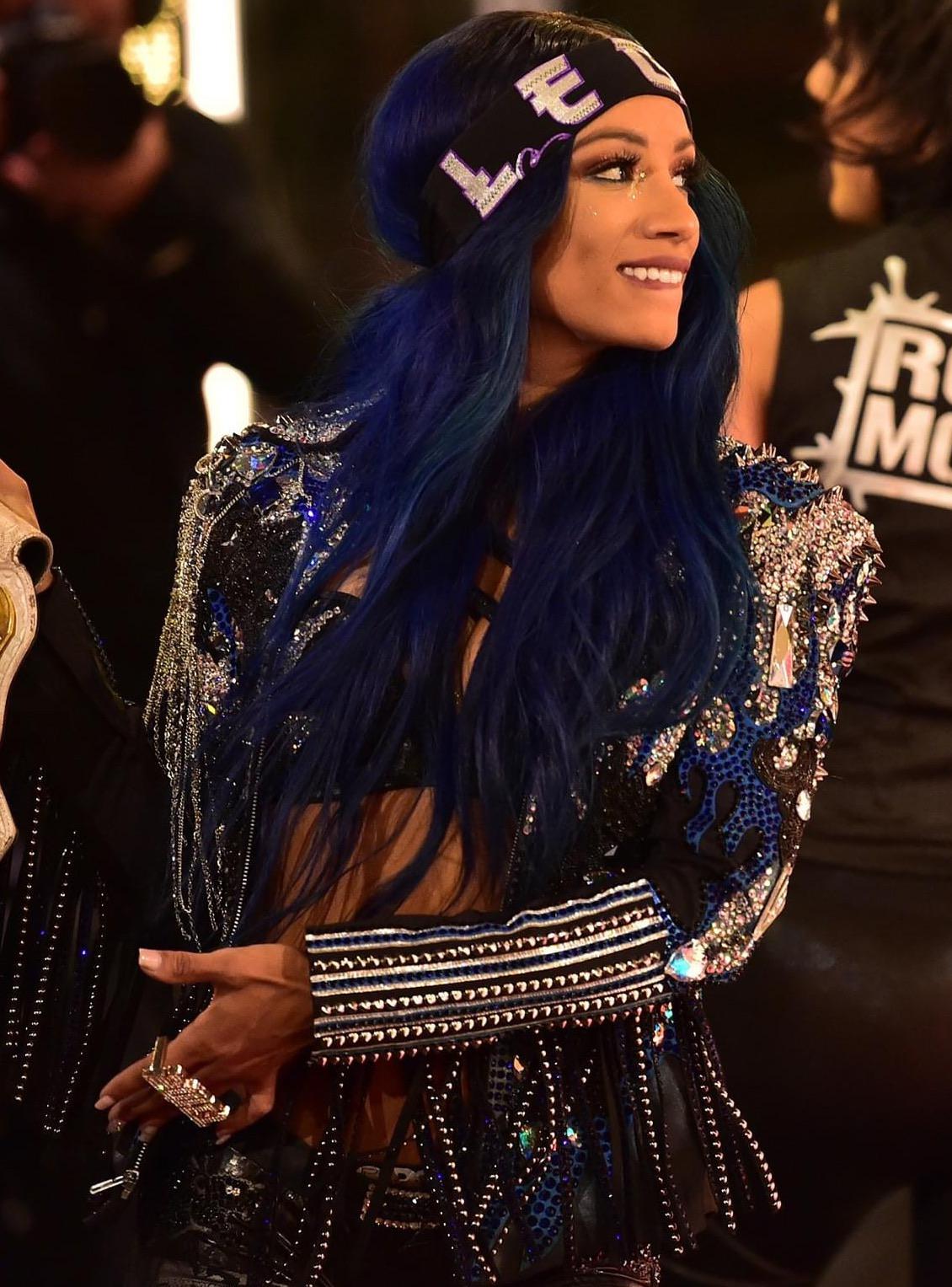 Lip bite | Scrolller