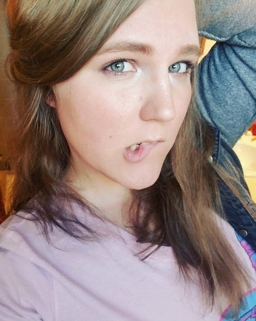 Lip bite = good? | Scrolller