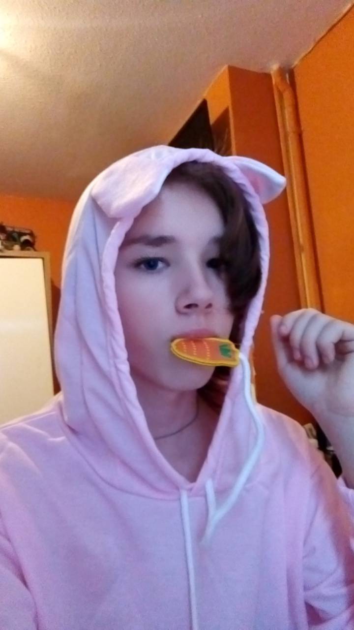 Little bunny | Scrolller