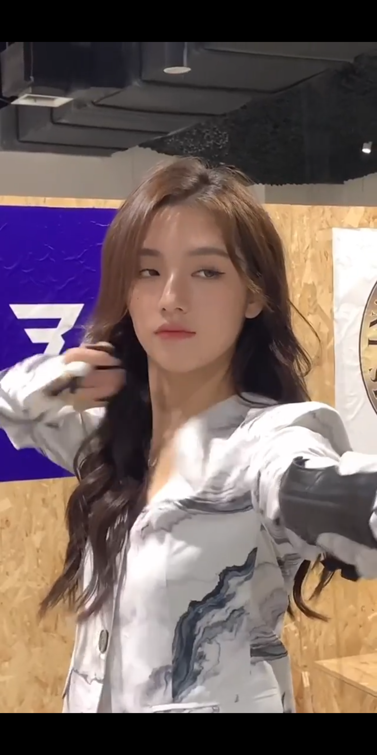 Little help from you legends out there🙏 | Scrolller