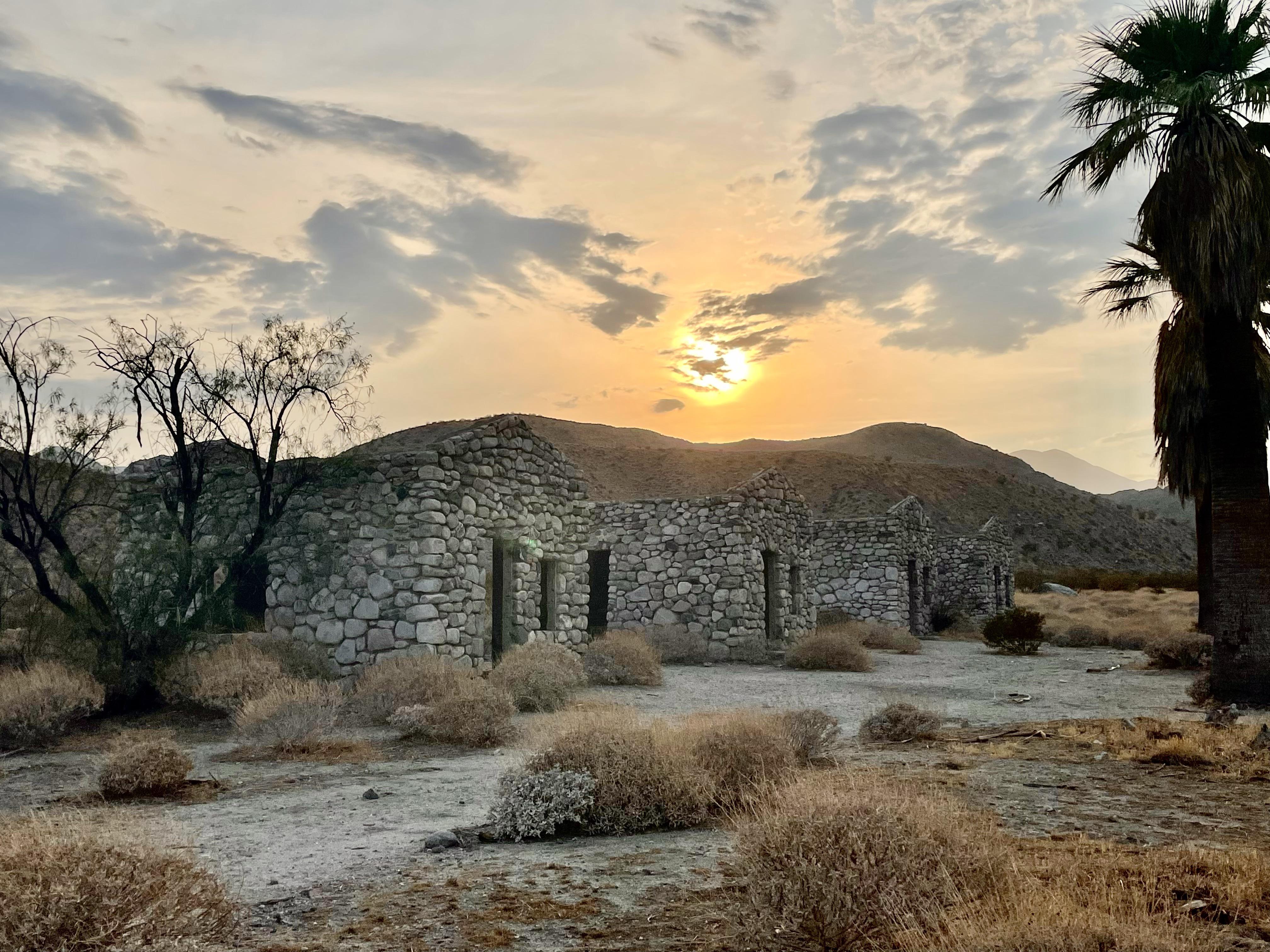 little houses in the desert [OC] | Scrolller