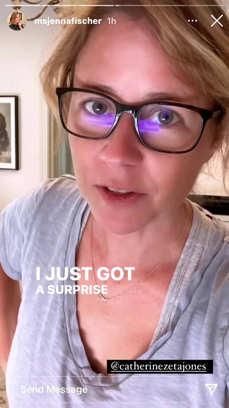 Little lower please, Jenna. | Scrolller