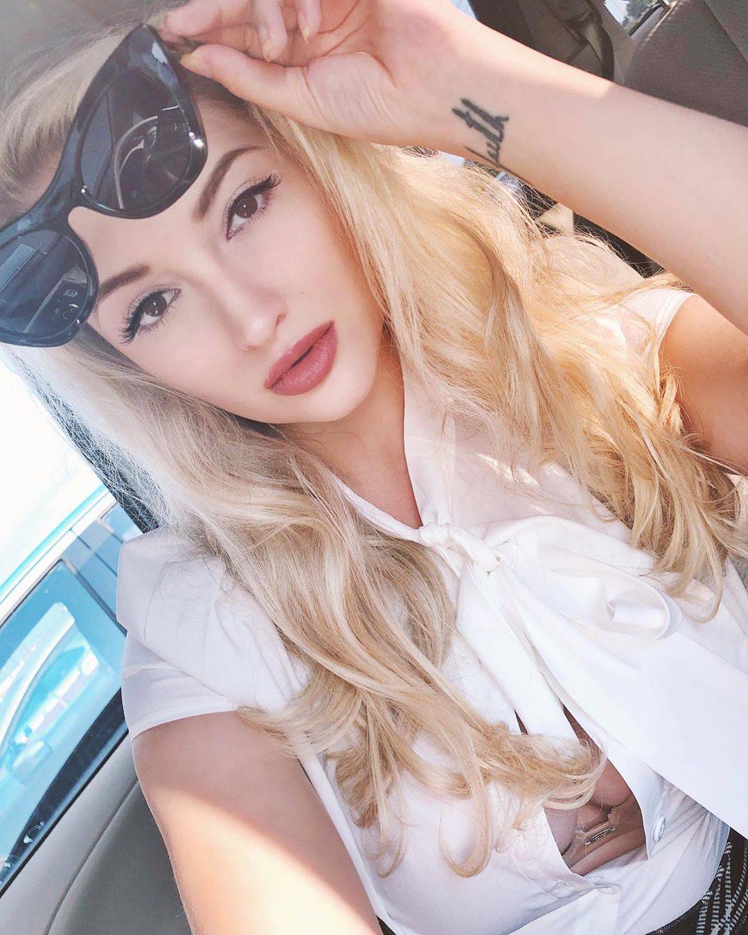 Little Peek | Scrolller