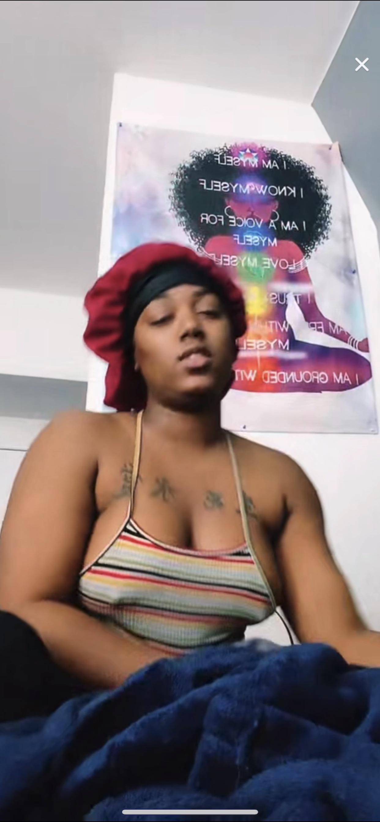 Live now | Scrolller