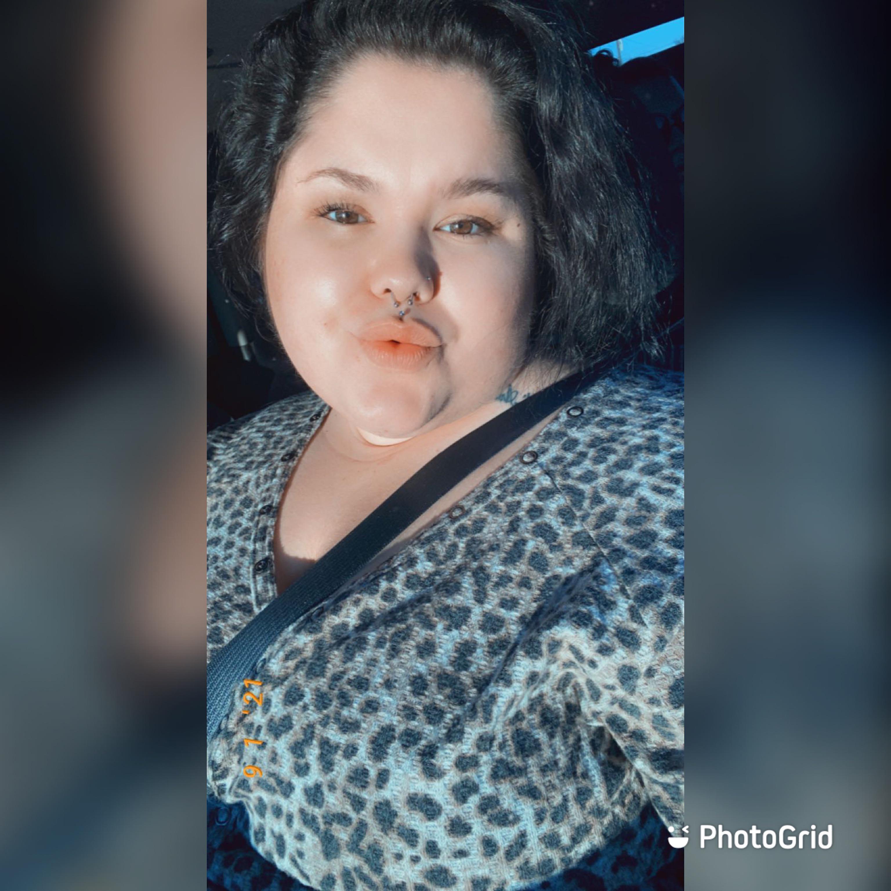 Living for these road trip selfies 🖤 | Scrolller