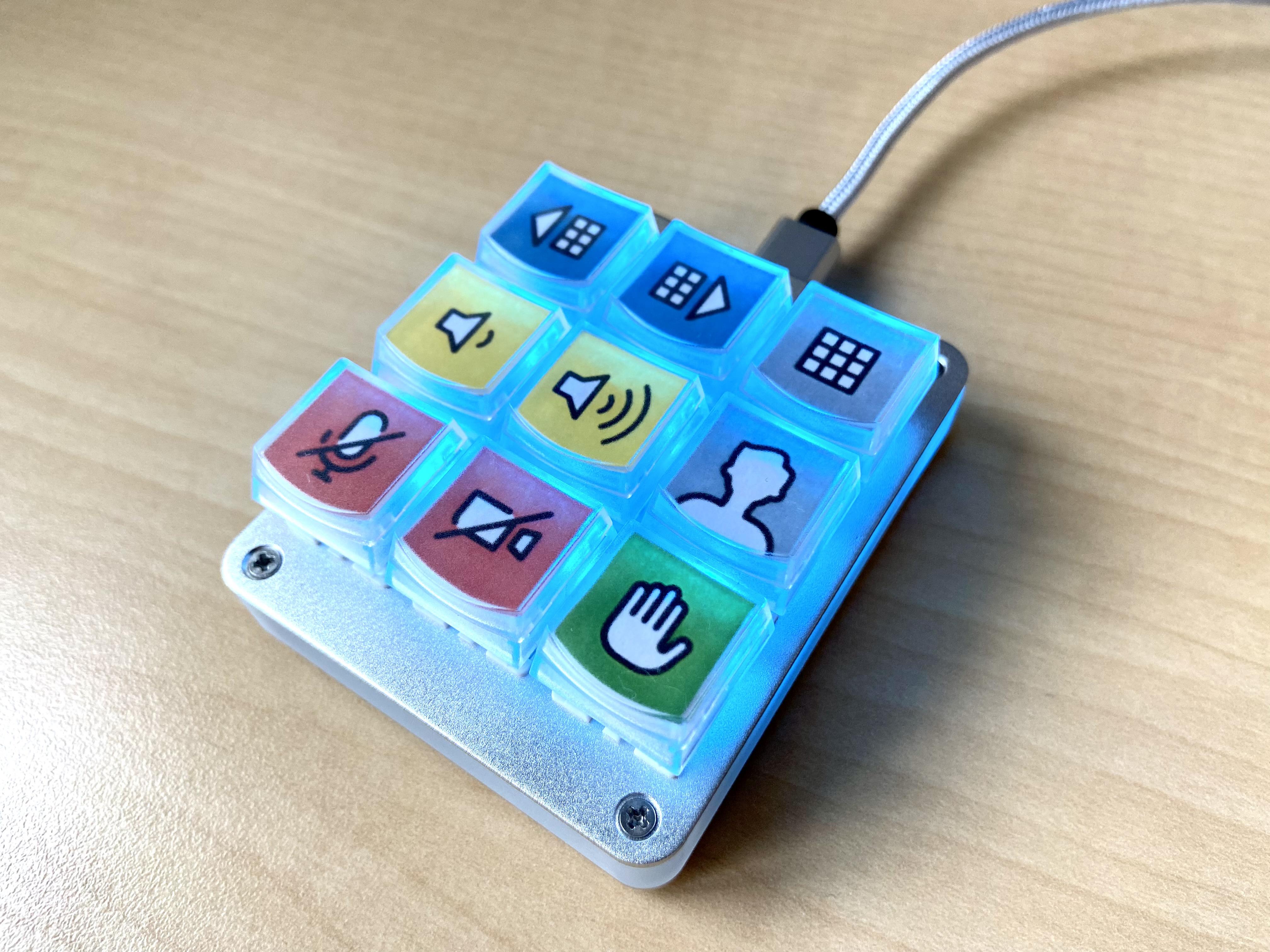 Living the Good Zoom Life (with custom macro pad) | Scrolller