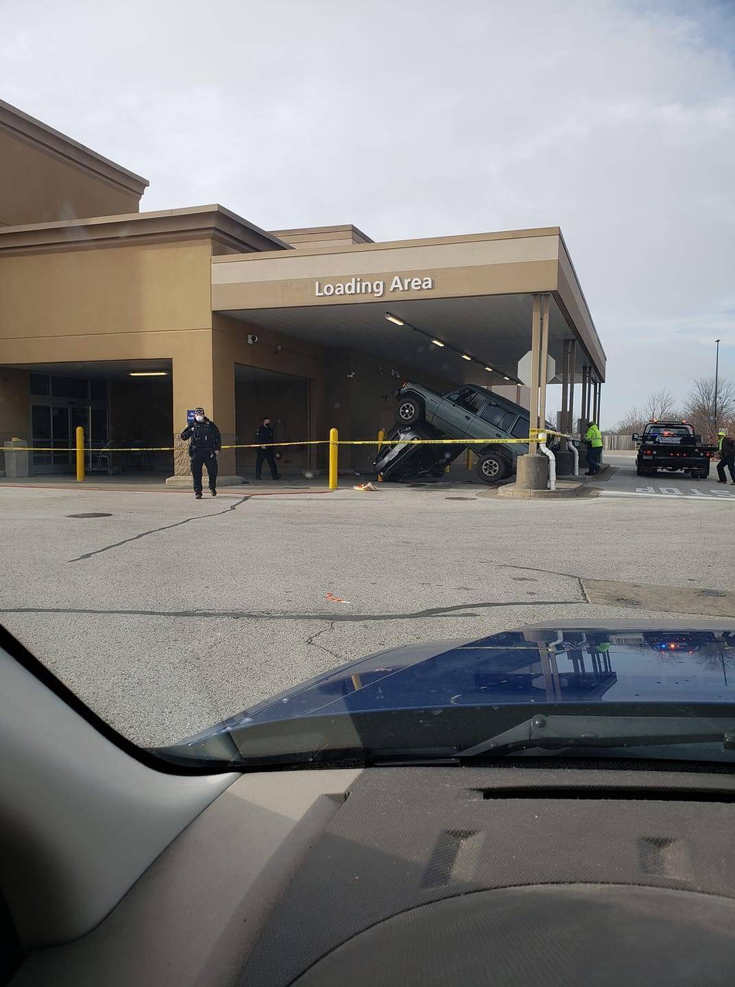 Loading area. You’re doing it wrong! | Scrolller