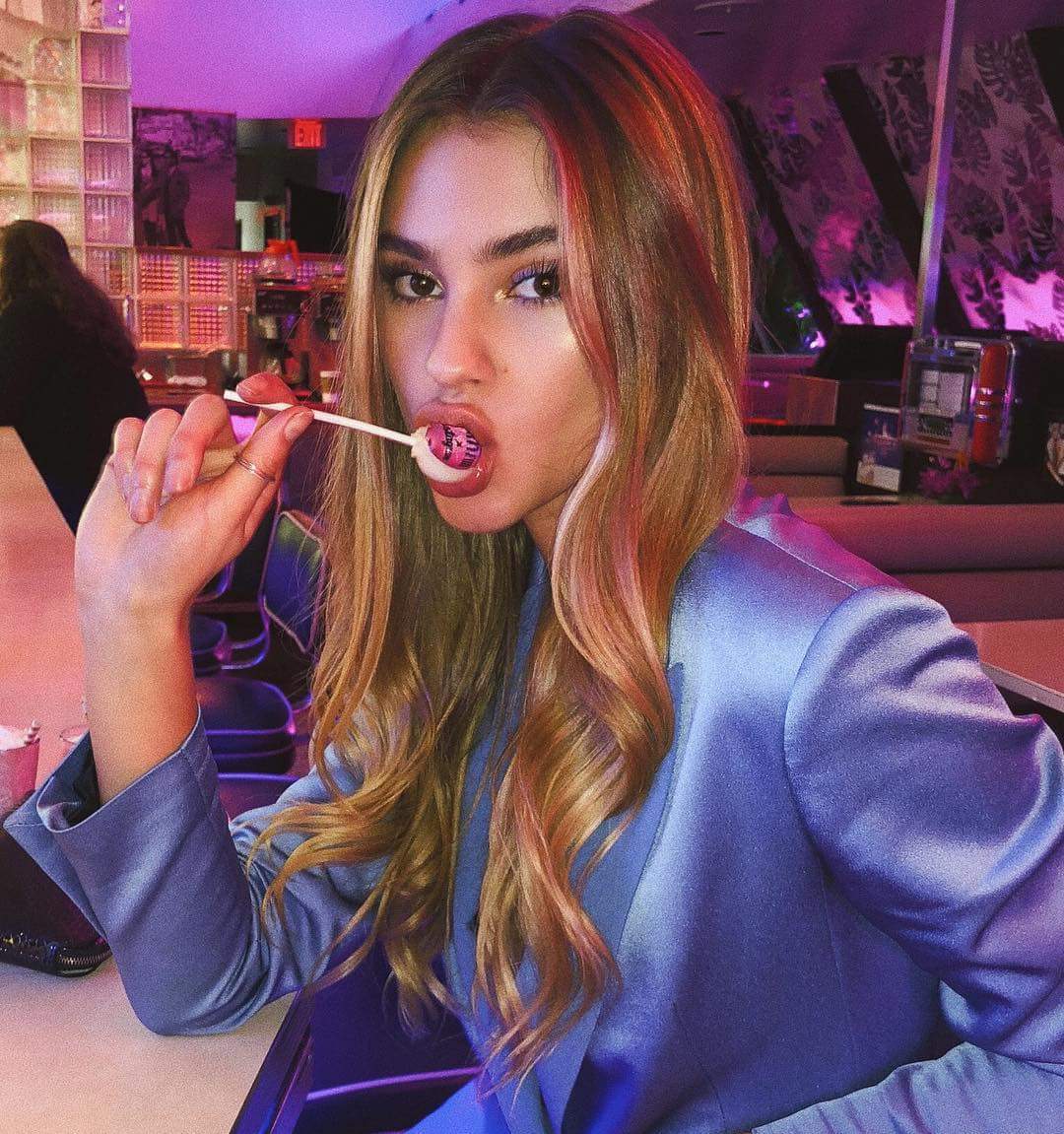 Lollipop | Scrolller