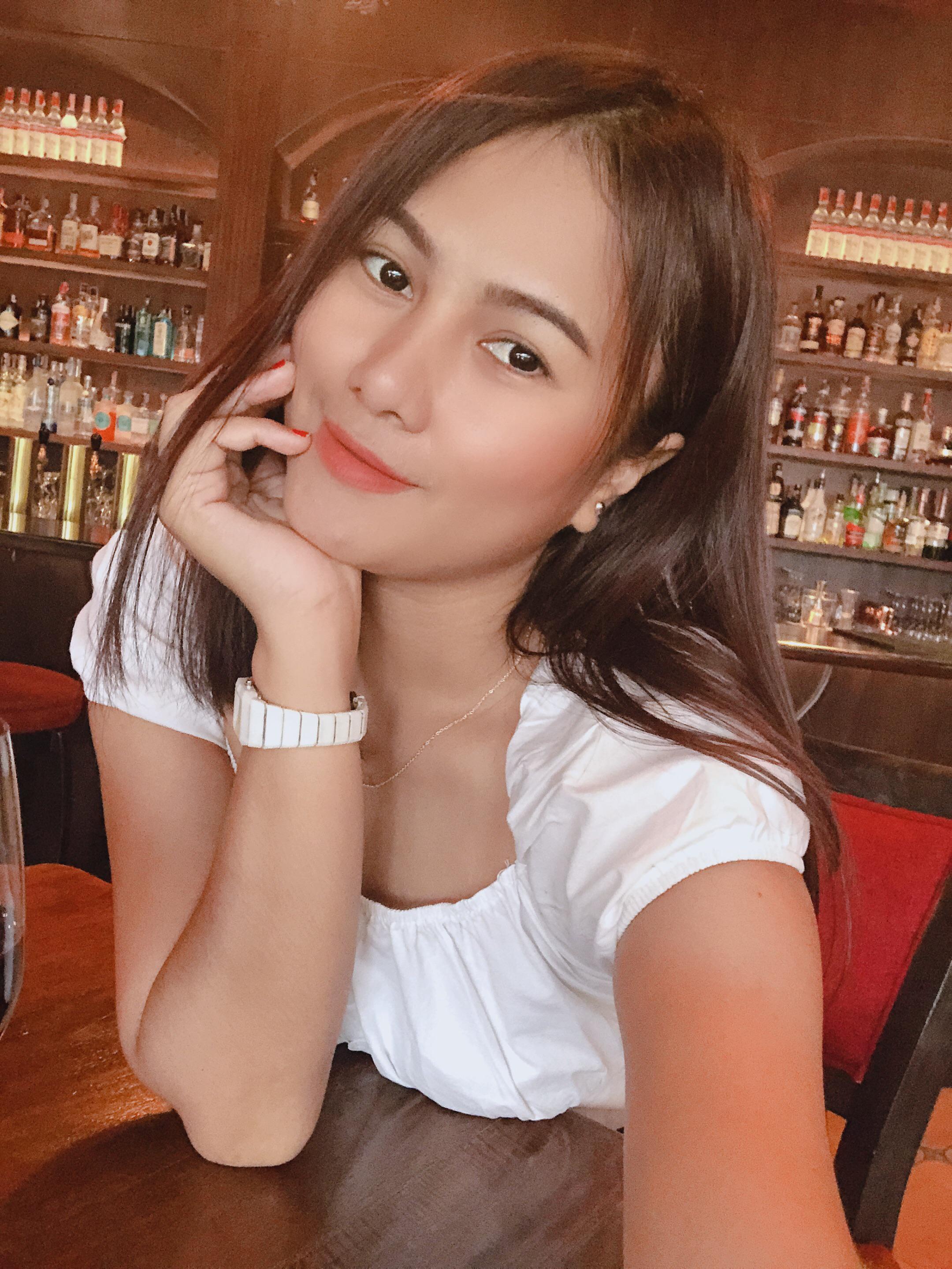 Lonely 🥺💋 | Scrolller