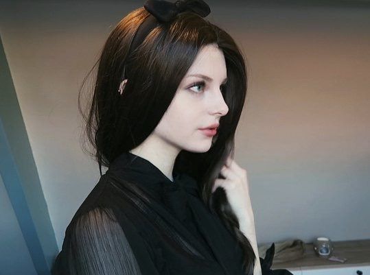 Long black wig Pt 2 | Scrolller