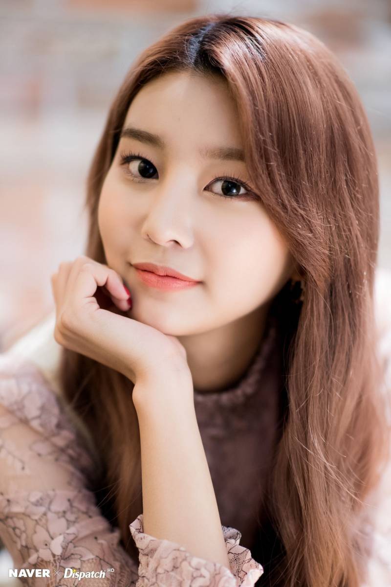 Long Haired Hyebin | Scrolller