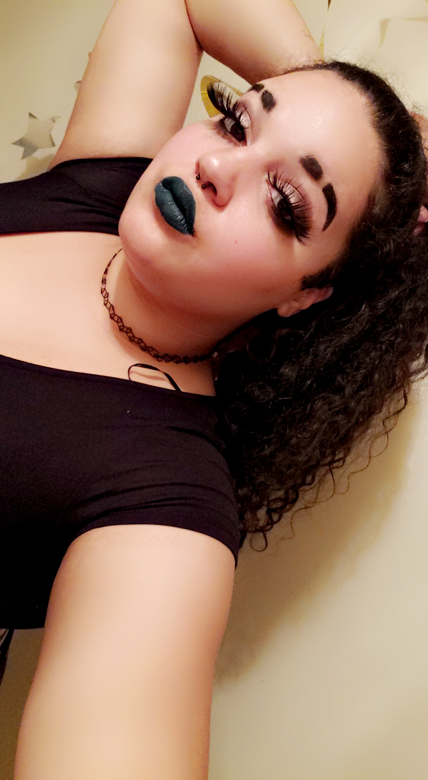 Long night (f,21) | Scrolller