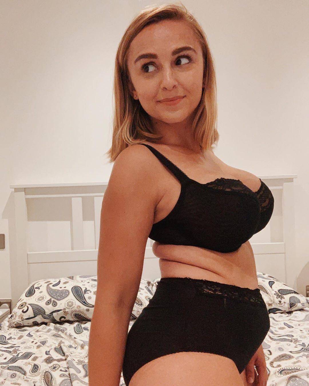 Look at her treating us all so well and it’s not even Christmas yet | Scrolller