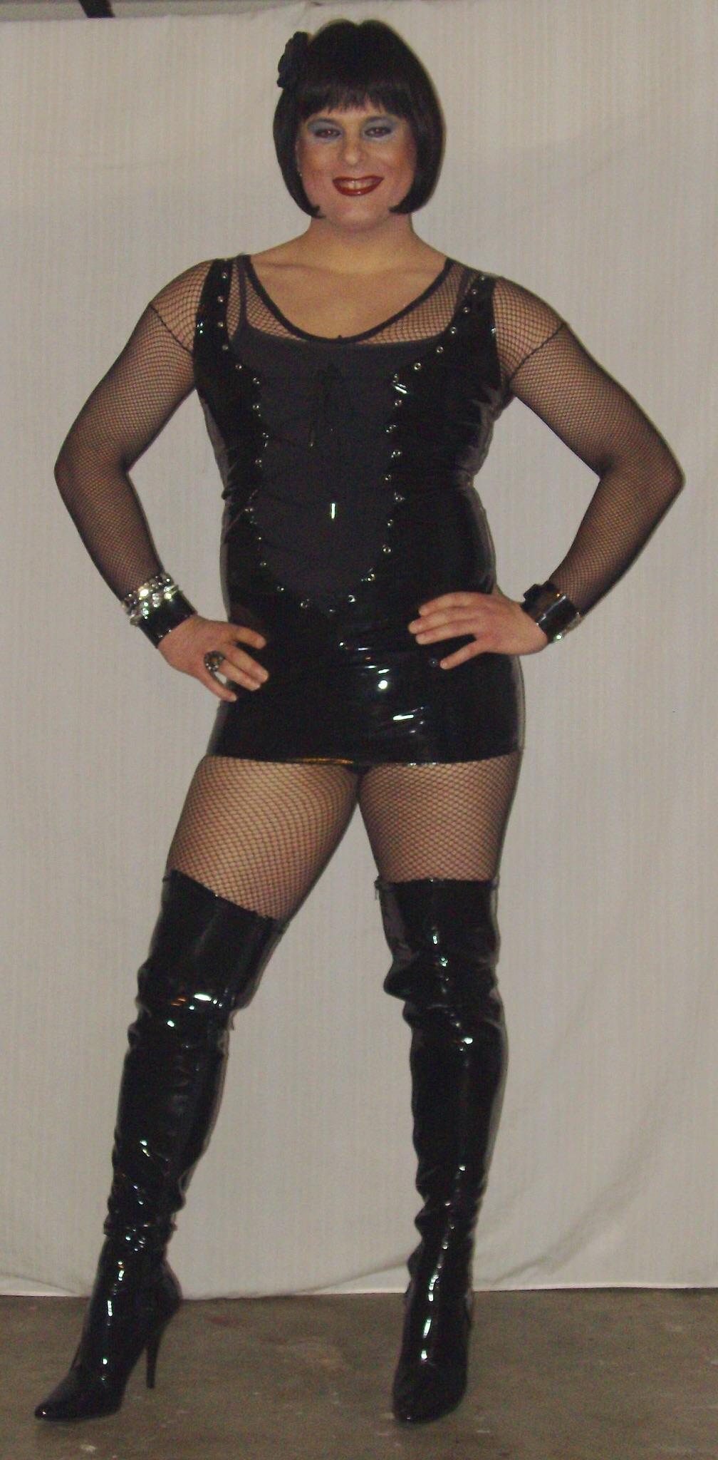 Look 👀, I’m a wannabe Latex Dominatrix lipstick 💄 👠👠💋 | Scrolller