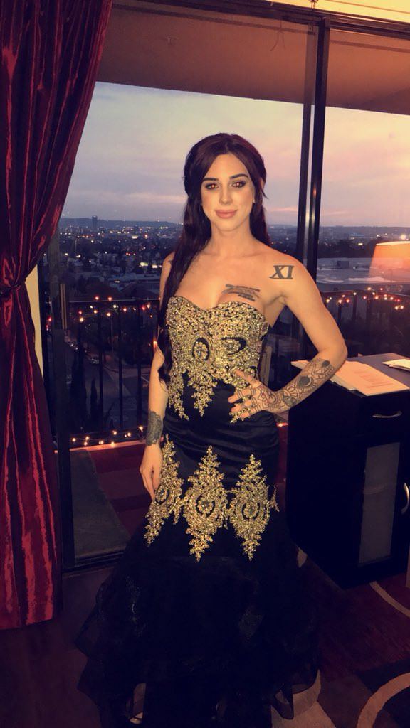 Looking classy in this dress | Scrolller