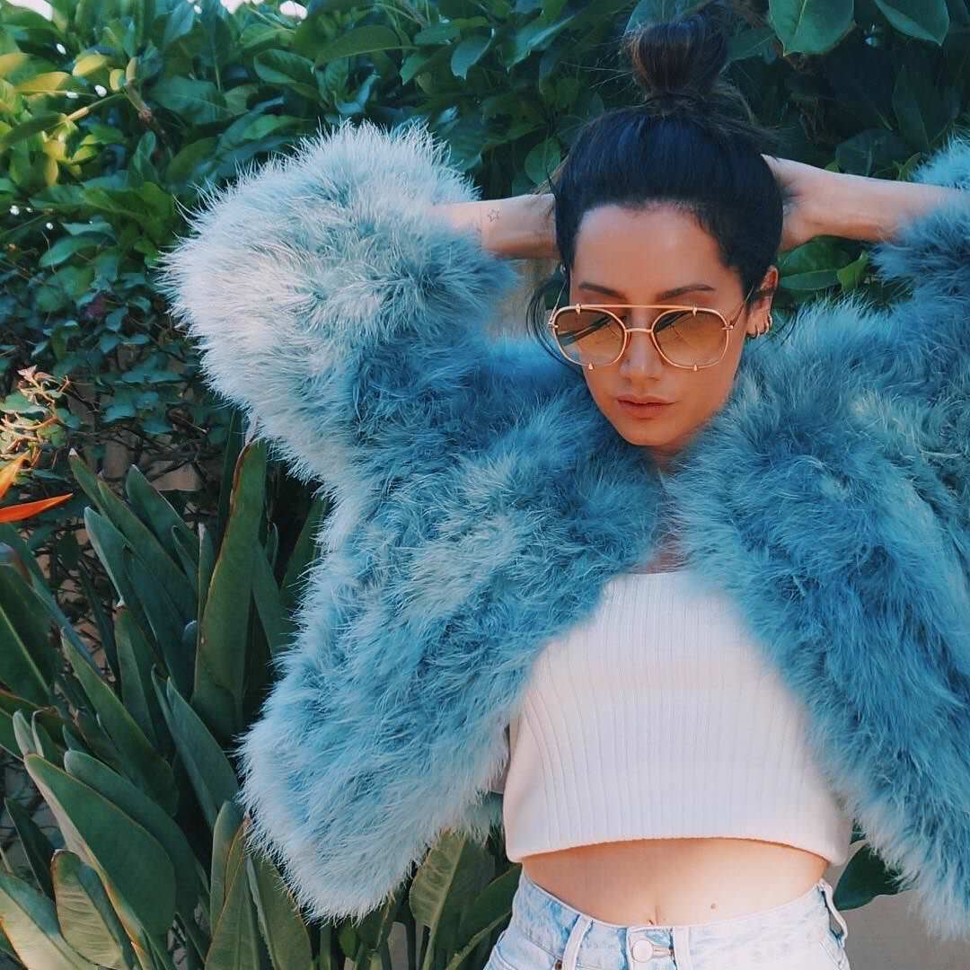 Looking down | Scrolller