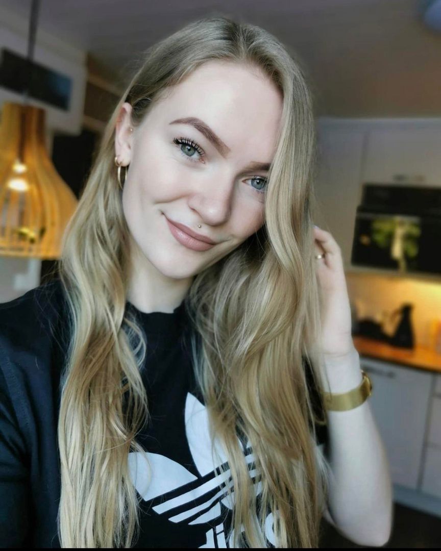 Looking for obedient slaves *Sissy slaves, girl slave, slave boys *Very cruel and caring Kik me ...