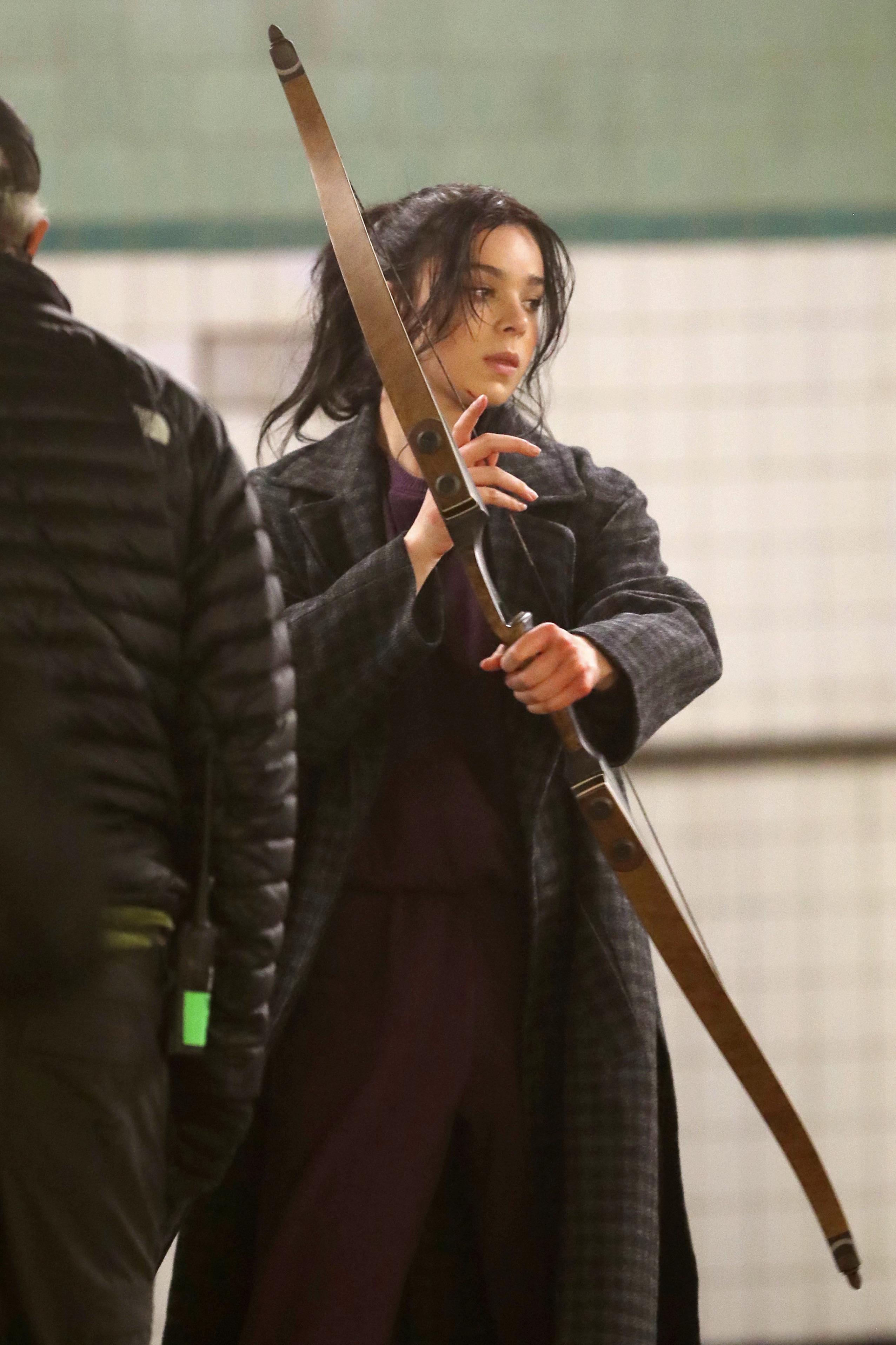 Looking great with a bow for the Hawkeye series! | Scrolller