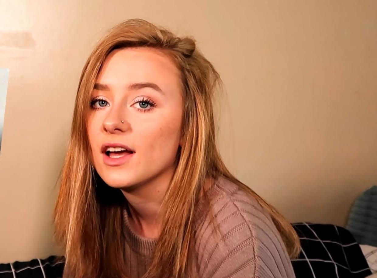 Looking hot in her thumbnail | Scrolller