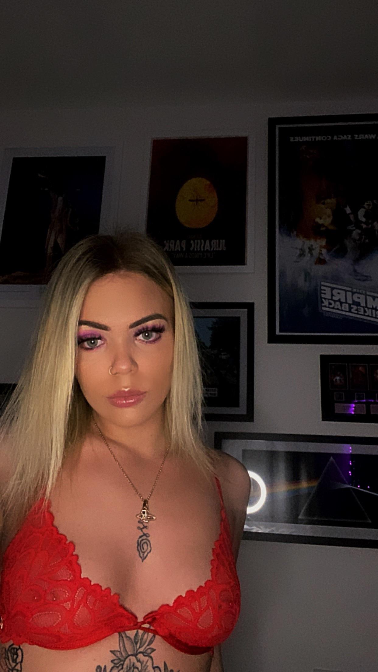 Looking into your soul 😌 | Scrolller