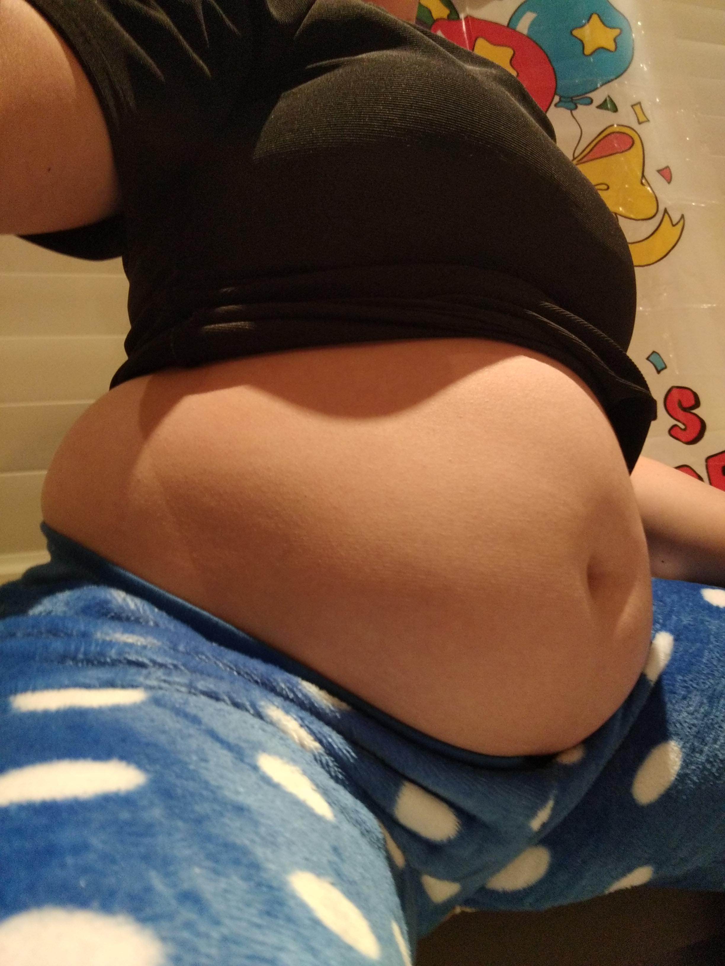 After a big meal I'm looking like a pot-bellied piggy 🐷 ️ | Scrolller