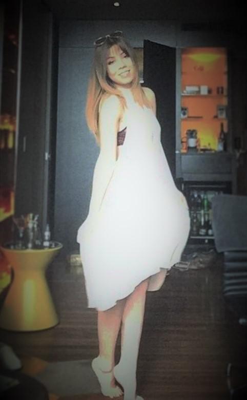 Looking lovely on her toes | Scrolller