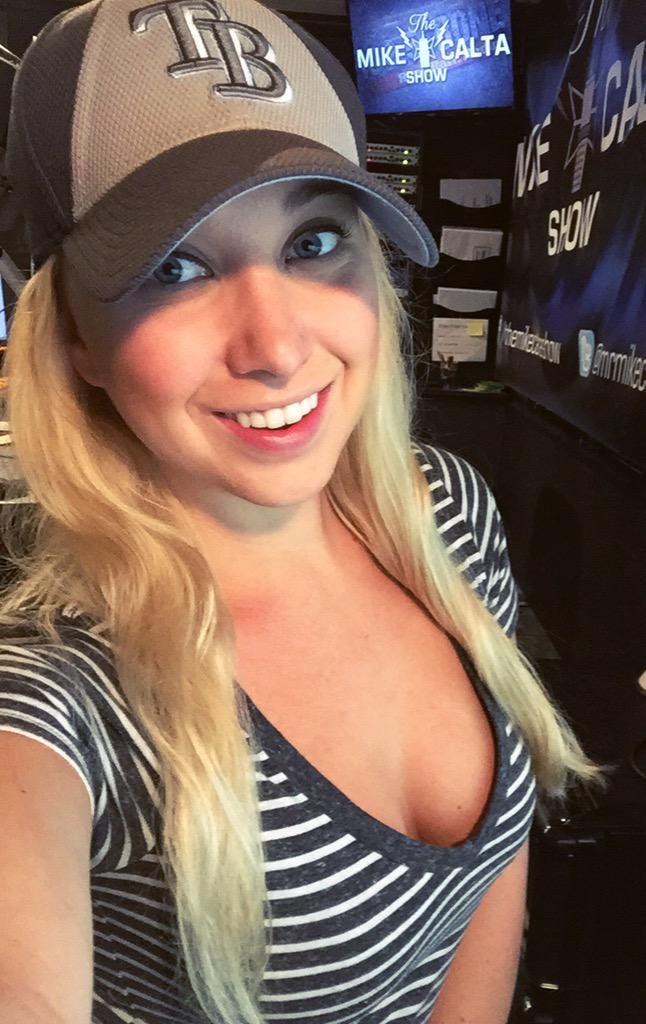 Looks good in a hat too... | Scrolller