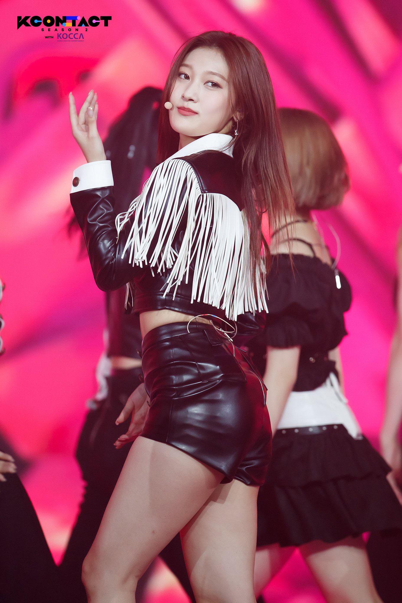 Loona - Choerry | Scrolller