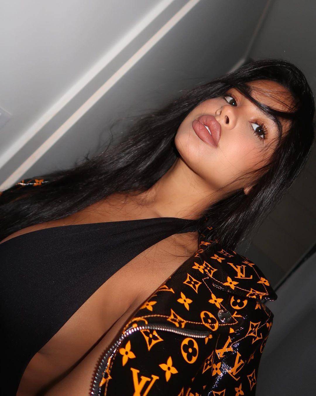 Louis Vuitton lips | Scrolller