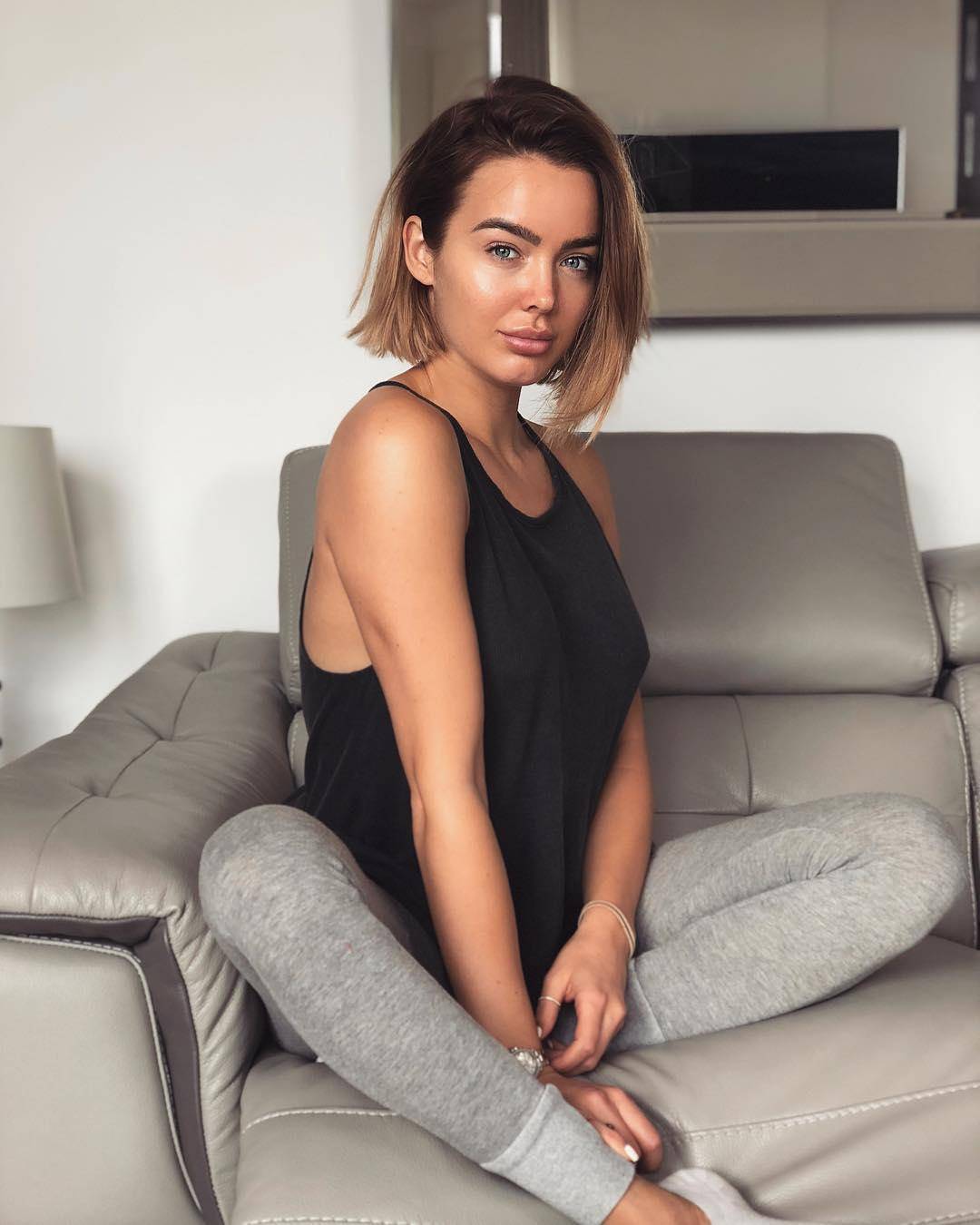 Rosie Robinson | Scrolller