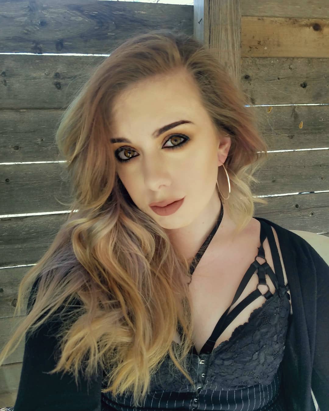 Love Her Eyes | Scrolller