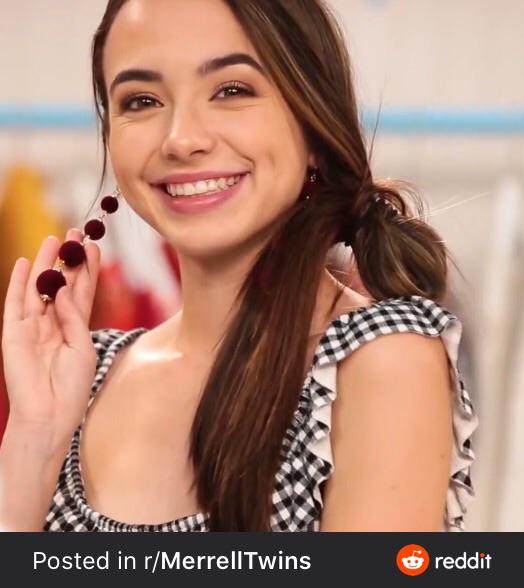 Love jerking off to the Merrell Twins ( Vanessa pictured here.) | Scrolller