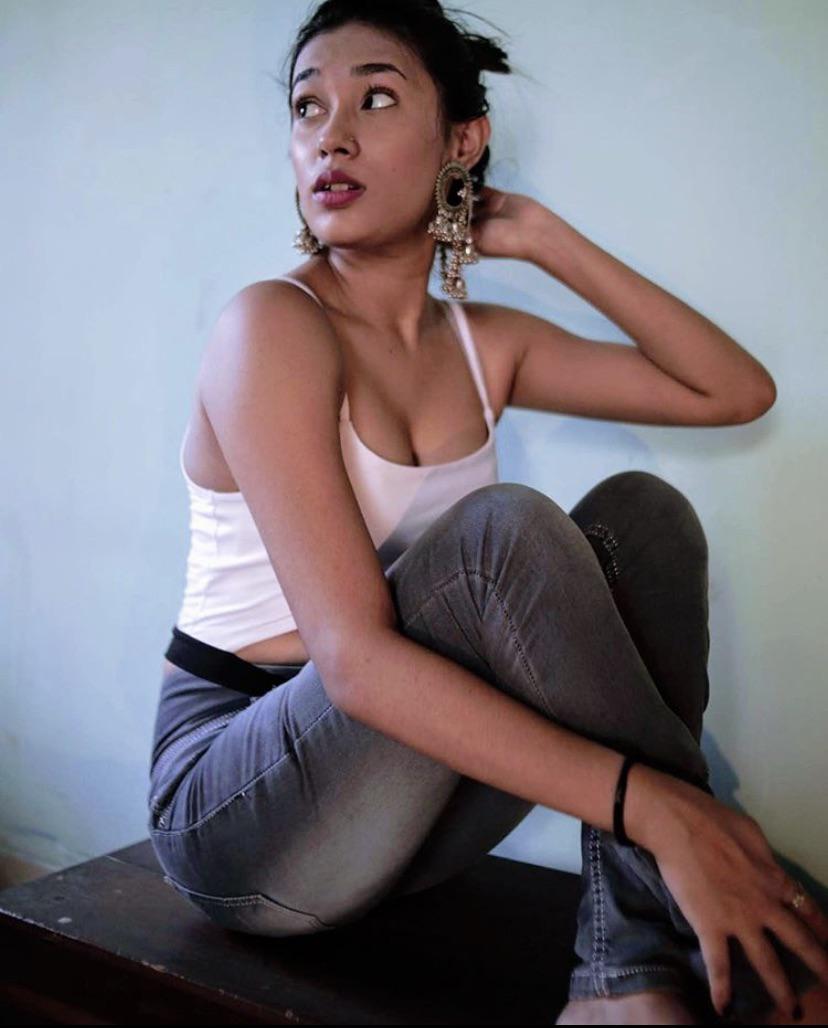 Love petite titties | Scrolller