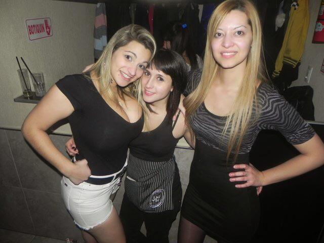 Love to be the girl in the middle | Scrolller