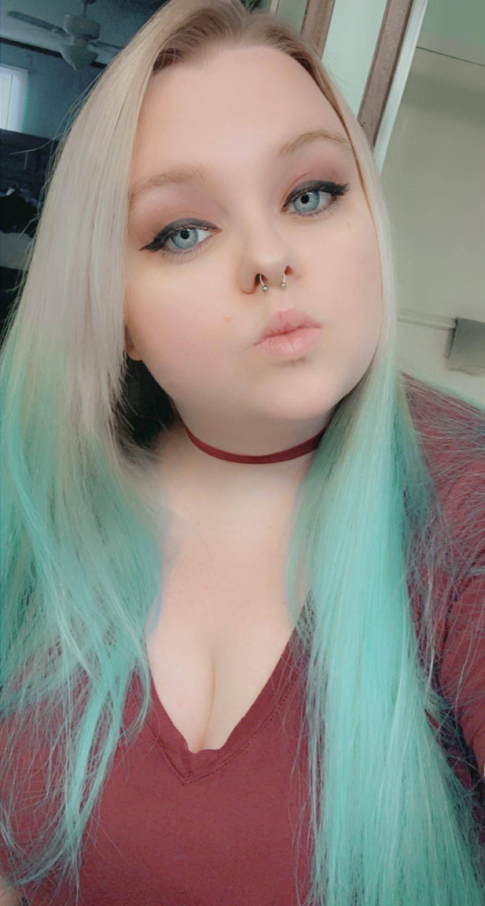 Love wearing burgundy | Scrolller