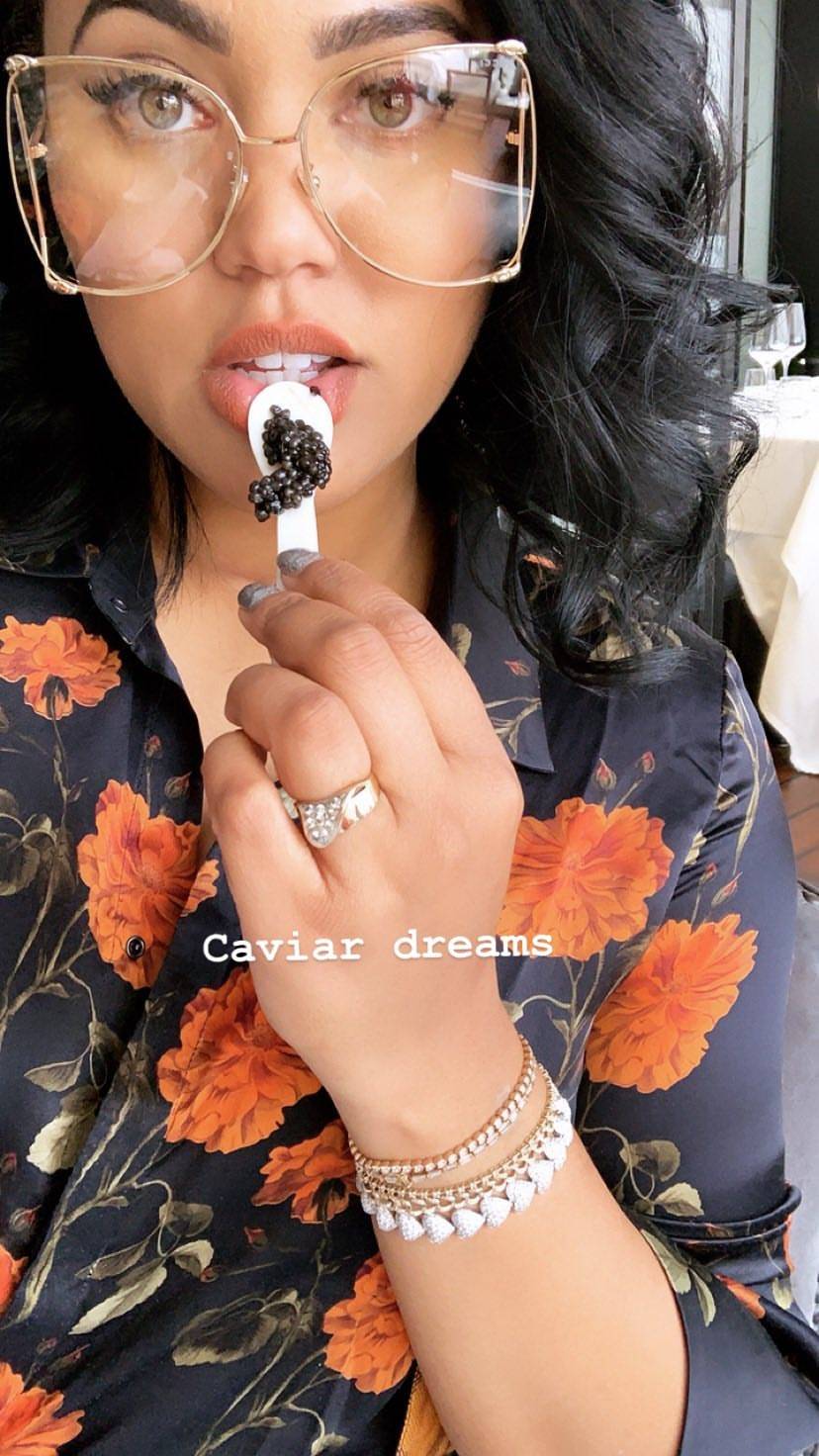 Lovely Lips | Scrolller