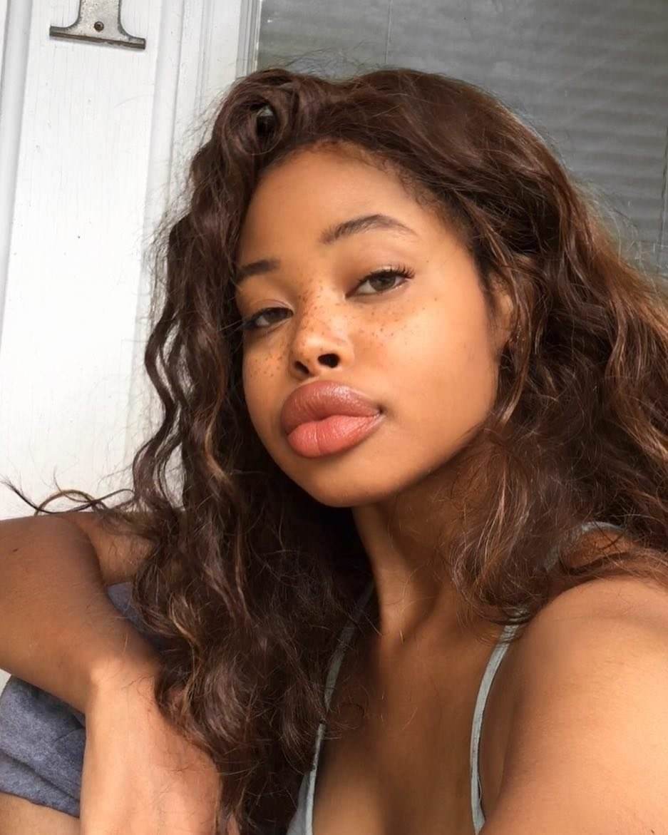 Lovely lips | Scrolller