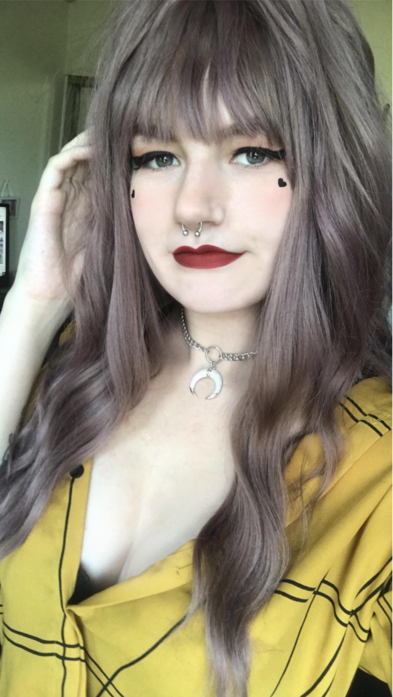 Loving this red lipstick | Scrolller