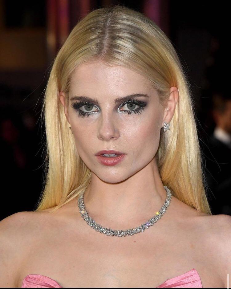Lucy Boynton | Scrolller