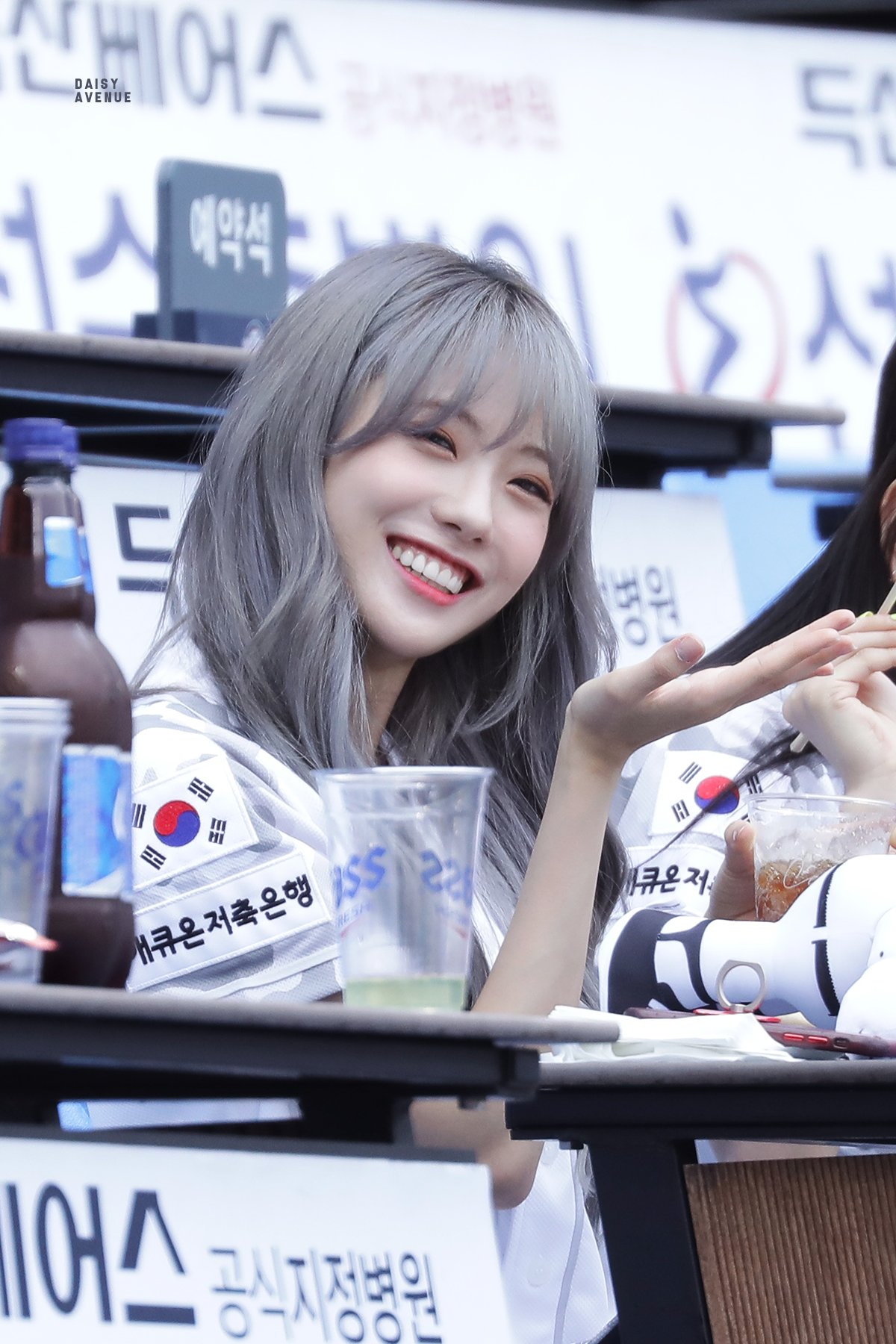 Luda pose 😁 | Scrolller