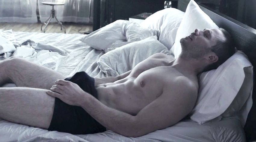 Luke McFarlane, American actor | Scrolller