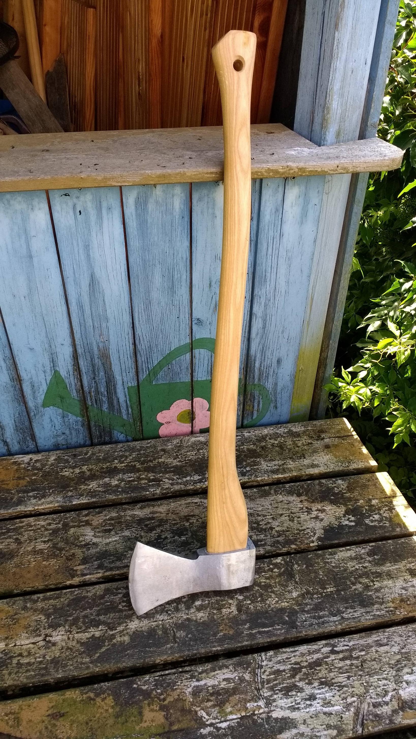 Lvl 18, crafted my first axe for a rp server | Scrolller