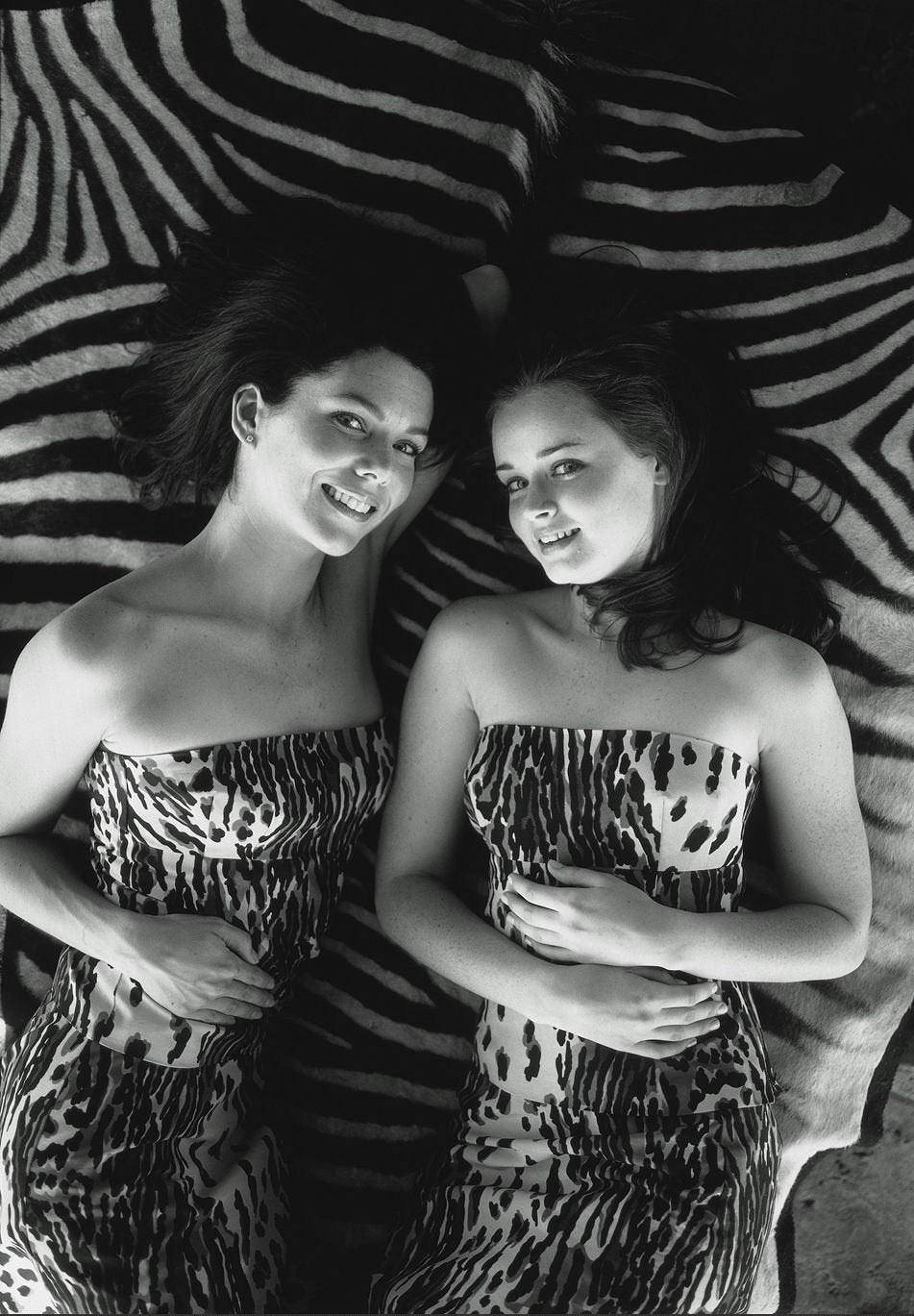 Lying down with Lauren Graham 2 | Scrolller