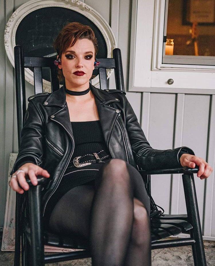 Lzzy Hale | Scrolller