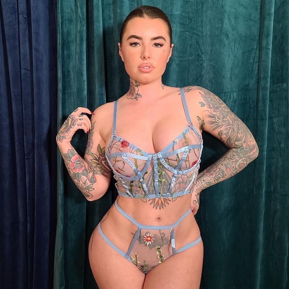 Mack Monday | Scrolller