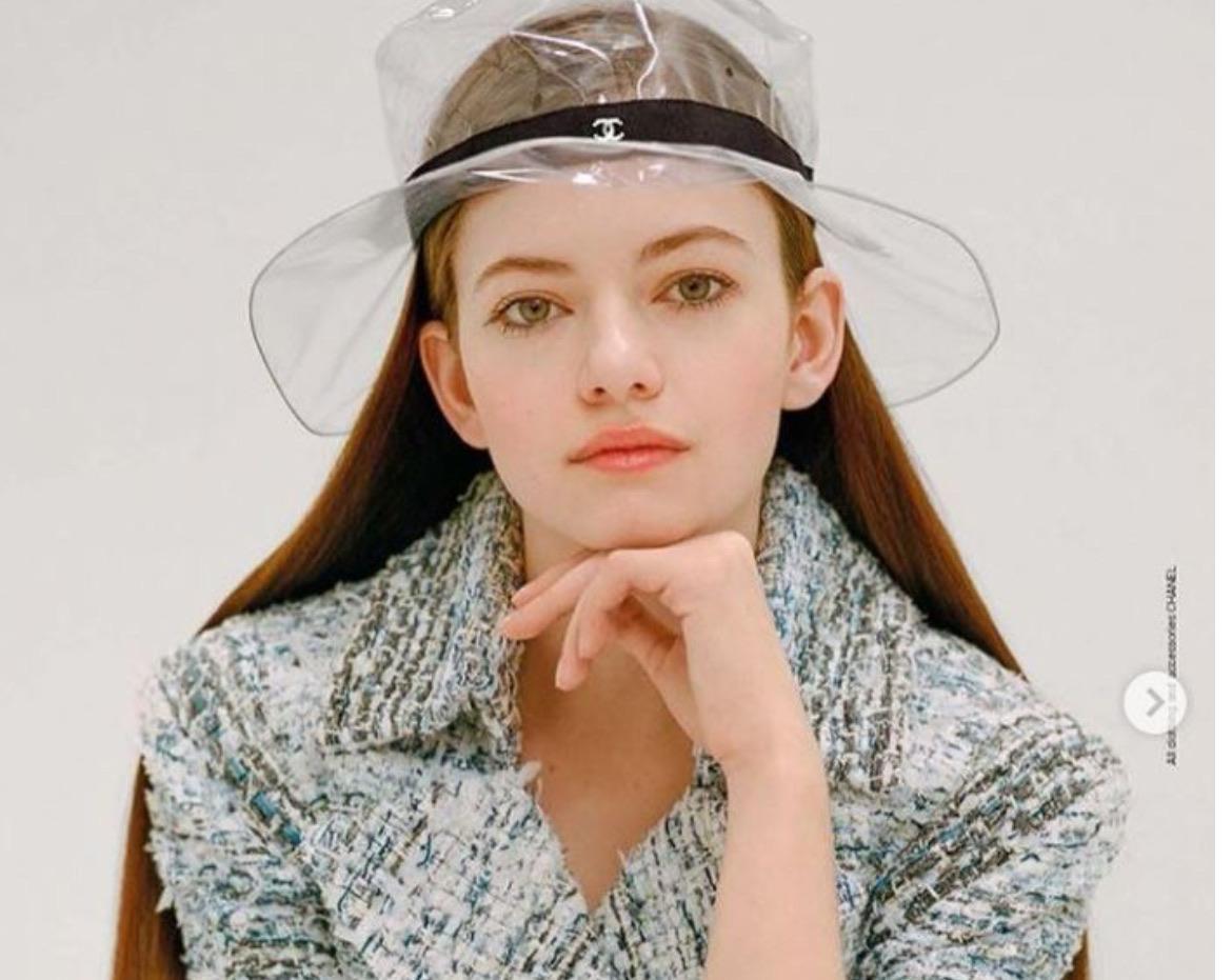Mackenzie Foy Scrolller