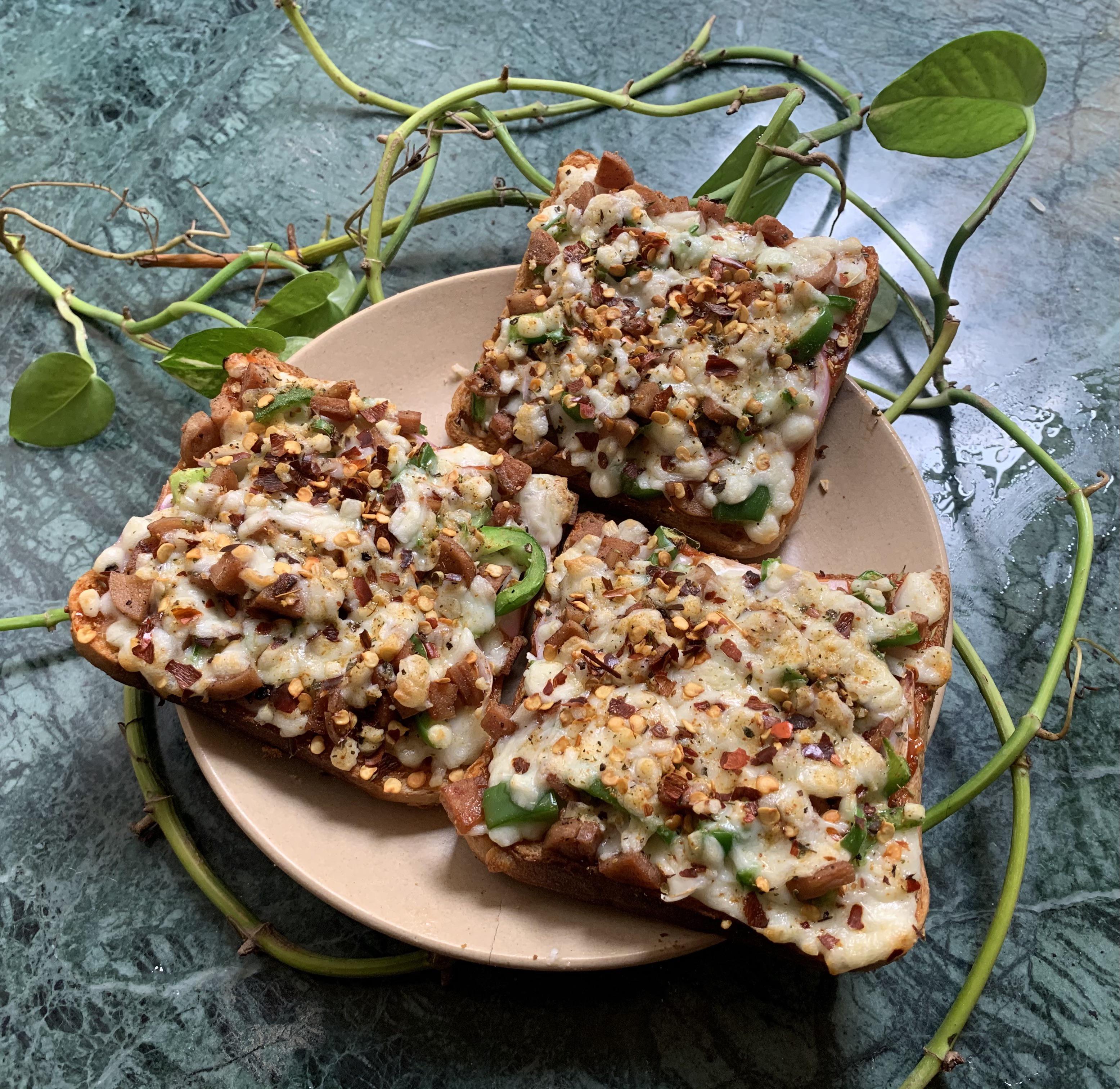 Made Bread Pizza for myself | Scrolller
