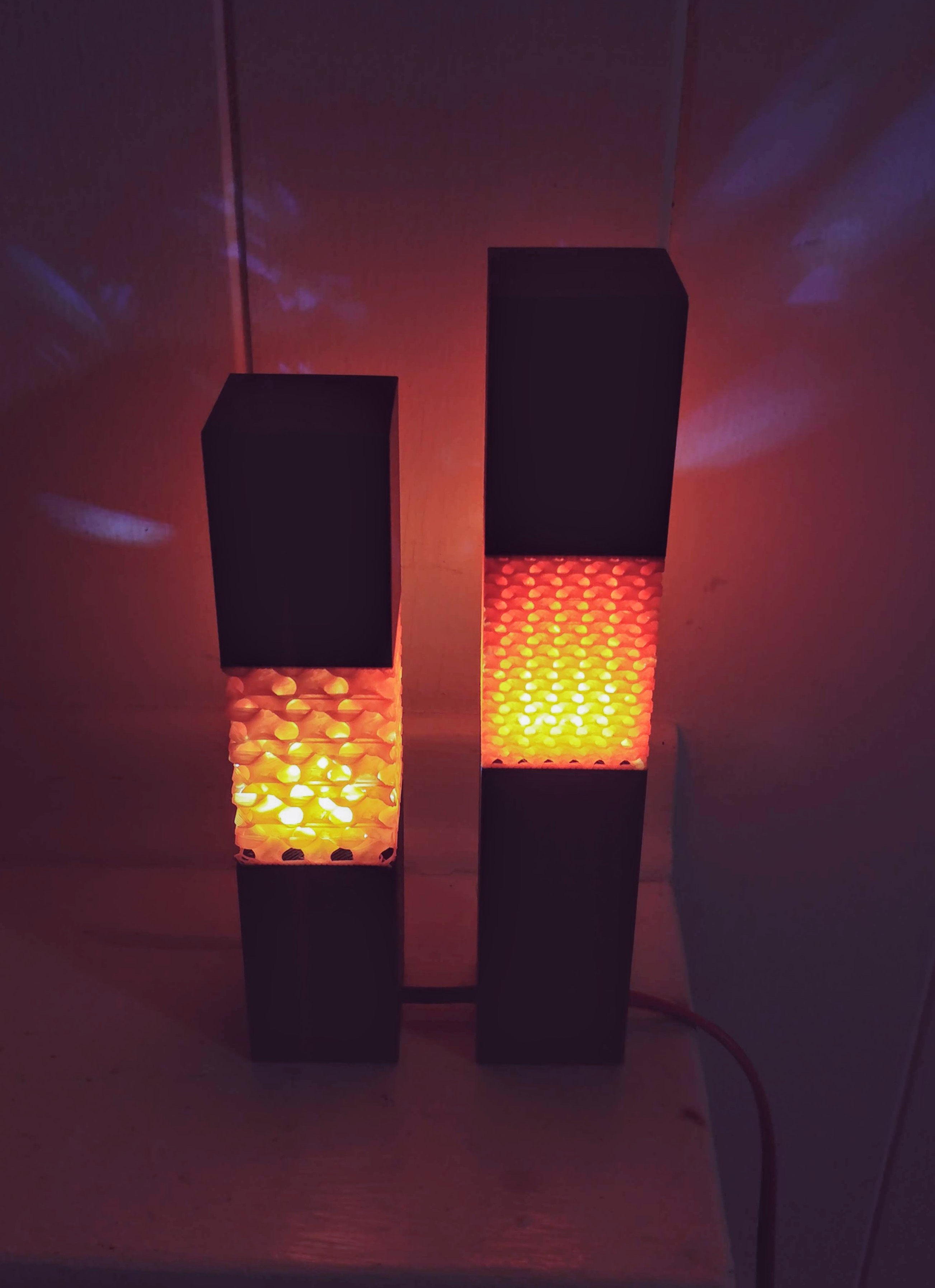 Made this lamp by exposing a section of gyroid infill | Scrolller